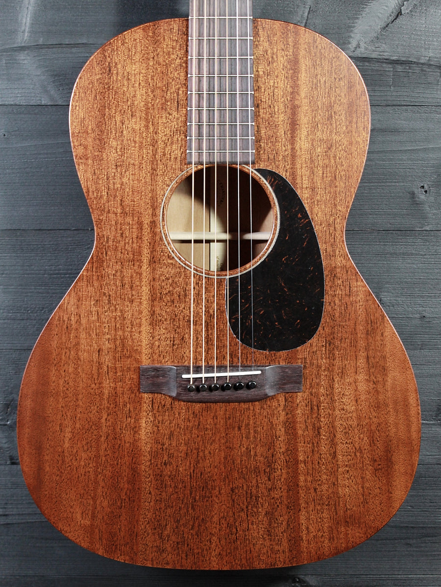 CF Martin Guitars – Tobias Music