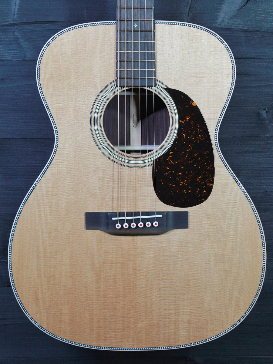 CF Martin Guitars – Tobias Music