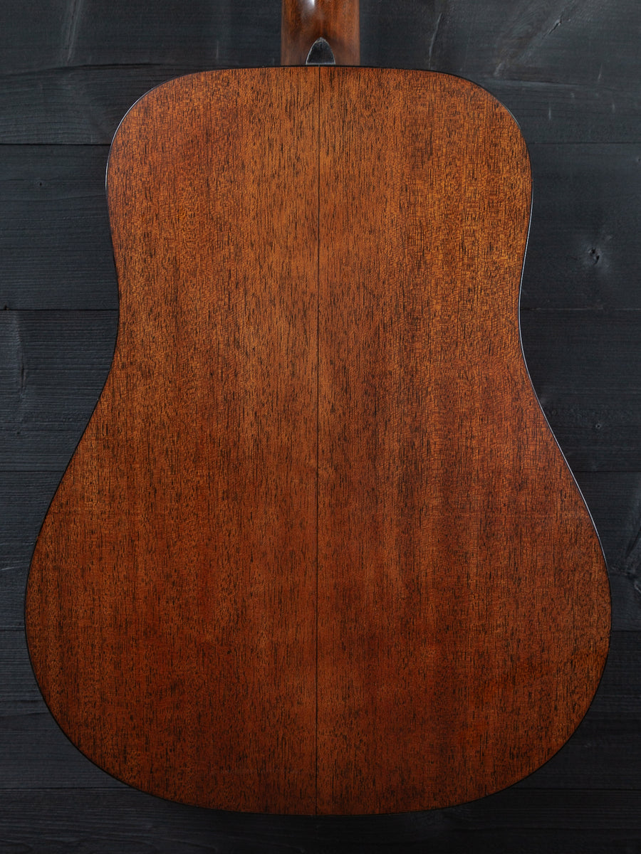 CF Martin Guitars – Tobias Music