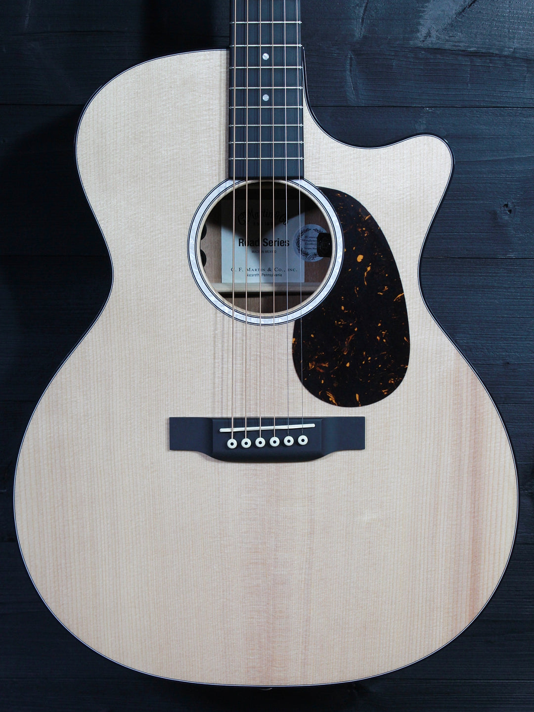 CF Martin Guitars – Tobias Music